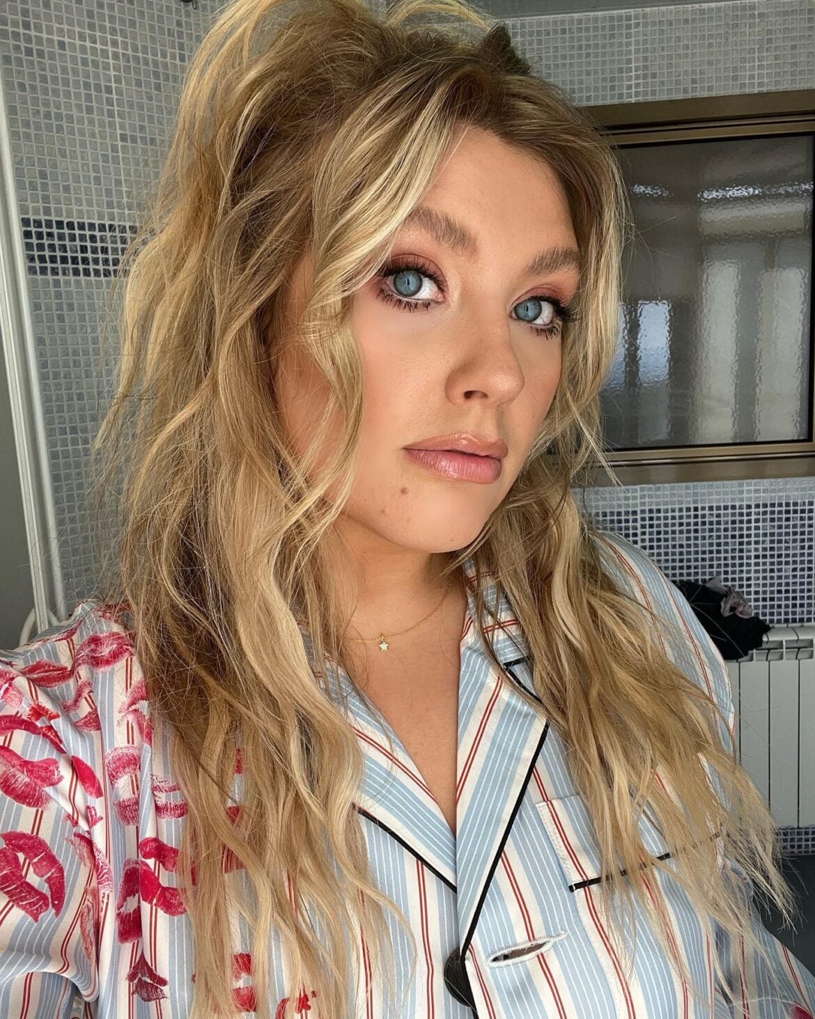 Who Is Ella Henderson? Age, Height, Net Worth, Family, Siblings ...