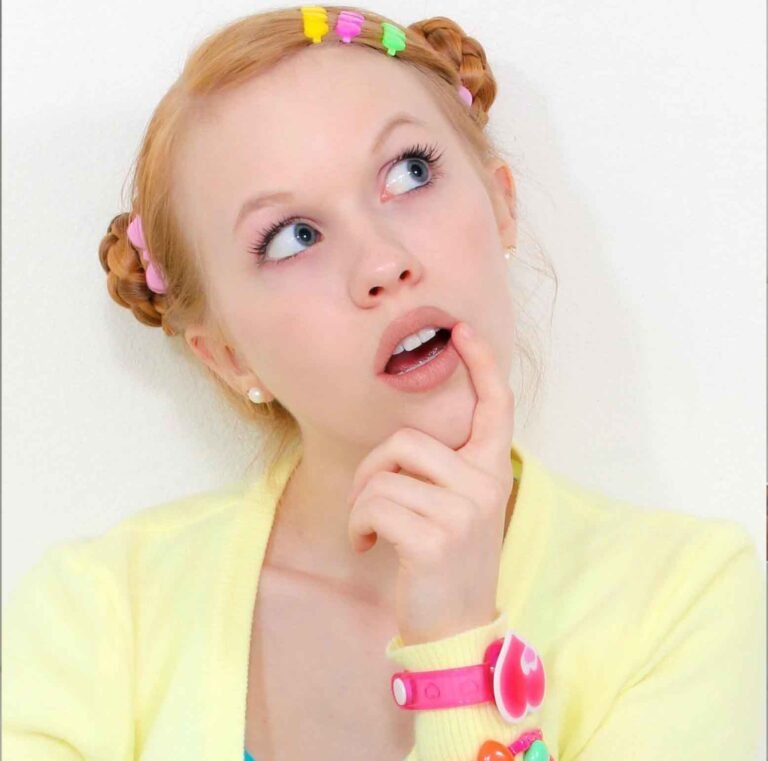 How Old Is Colleen Sheehan? Biography, Glamorous Influencer, Model, Age ...