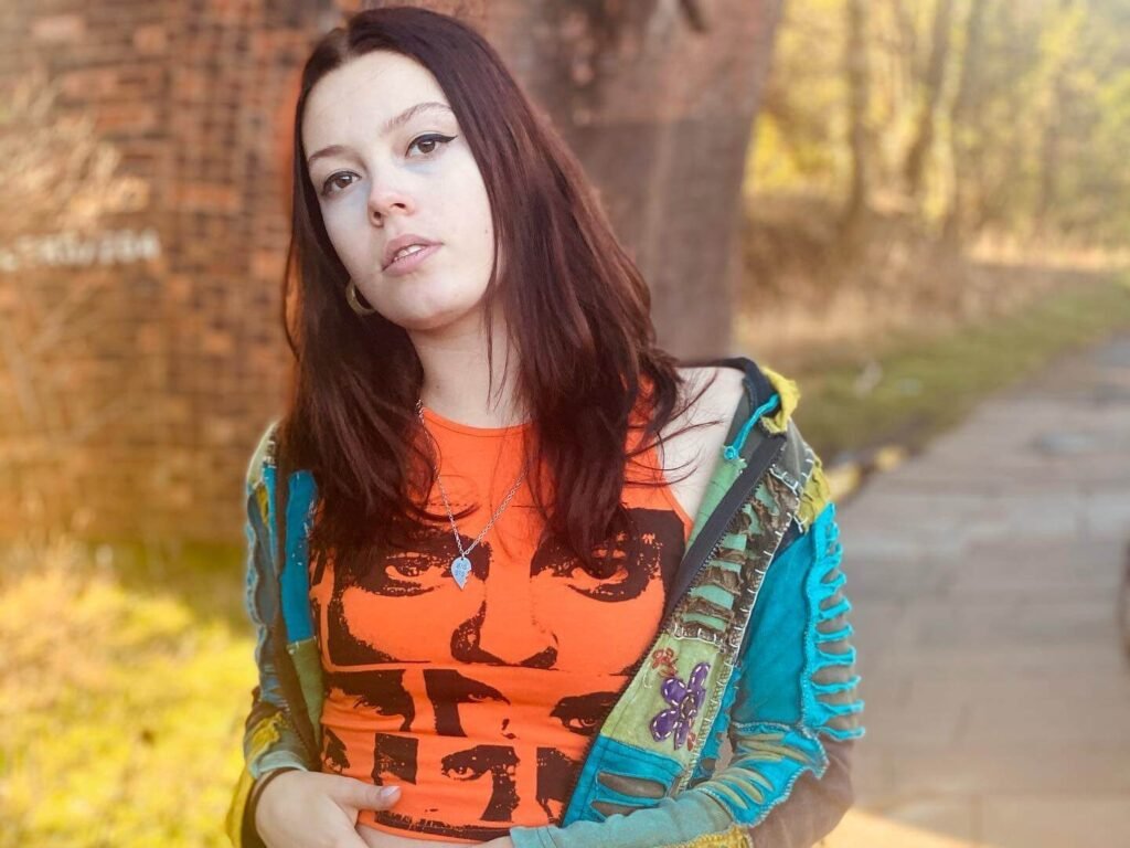 Courtney Ann Hadwin Age, Weight, Height, The Voice Kids, Educational ...