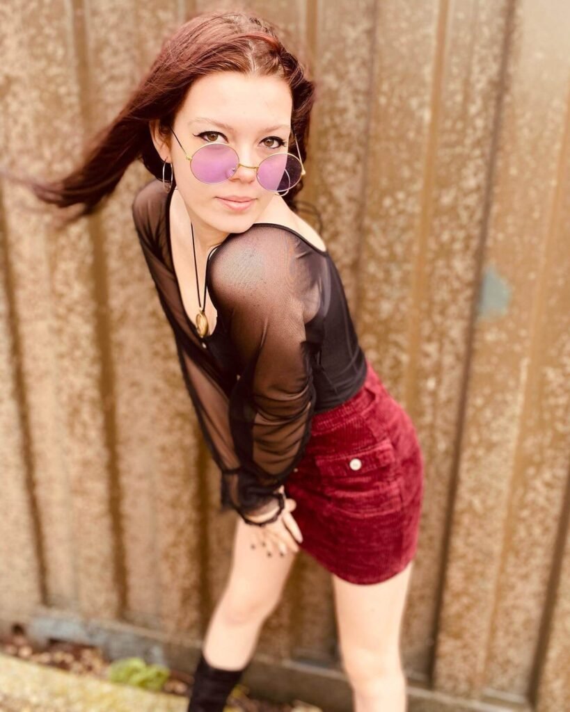 Courtney Ann Hadwin Age, Weight, Height, The Voice Kids, Educational ...