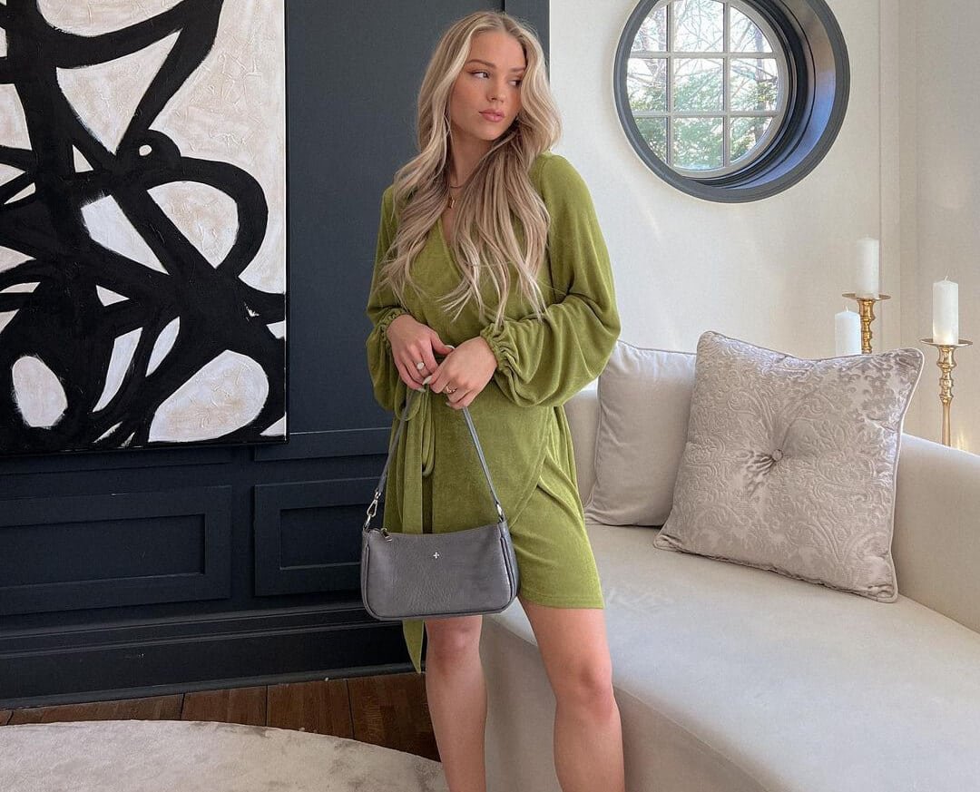 Jess Brooke Age, Bio, Height, Weight, Boyfriend, Youtube, Where Is Jess ...