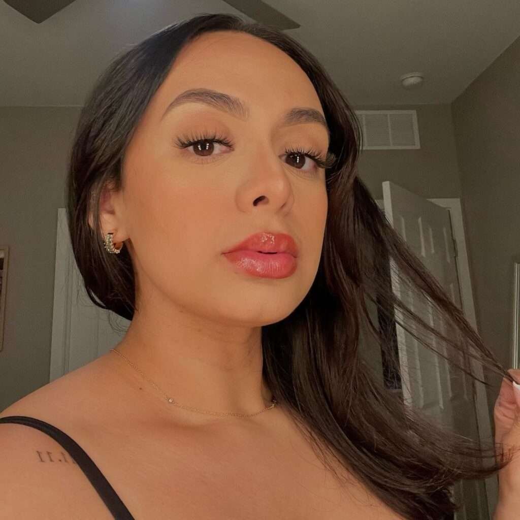 Aly Nich Wiki, Height, Weight, Age, Biography, Tiktok, Net Worth, 5 ...