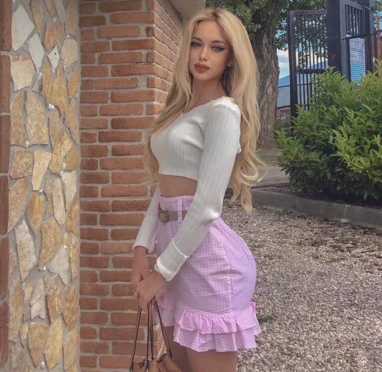 Chloe Casciano Age, Biography, Height, Weight, Boyfriend, Lingerie, Where Is Chloe From ...