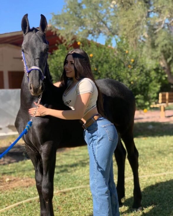 Who Is Estefania? Bio, Age, Height, Net Worth, Relationship, — InstaMix ...