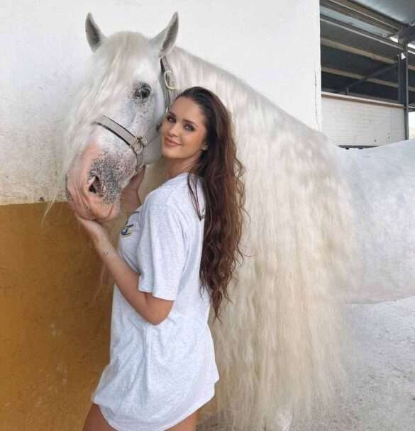 Erin Williams Bio, Age, Height, Weight, Love Life, Family, Horses ...