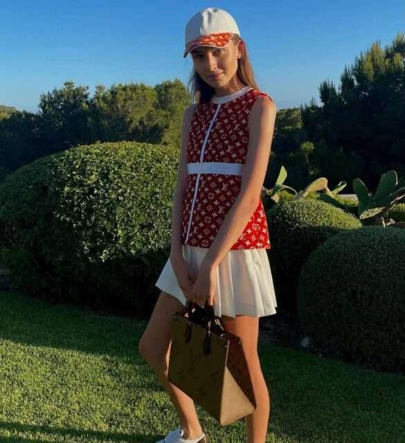 Carla Peclet Biography, Wiki Net Woth 2022, Age, Weight, Family, Five ...