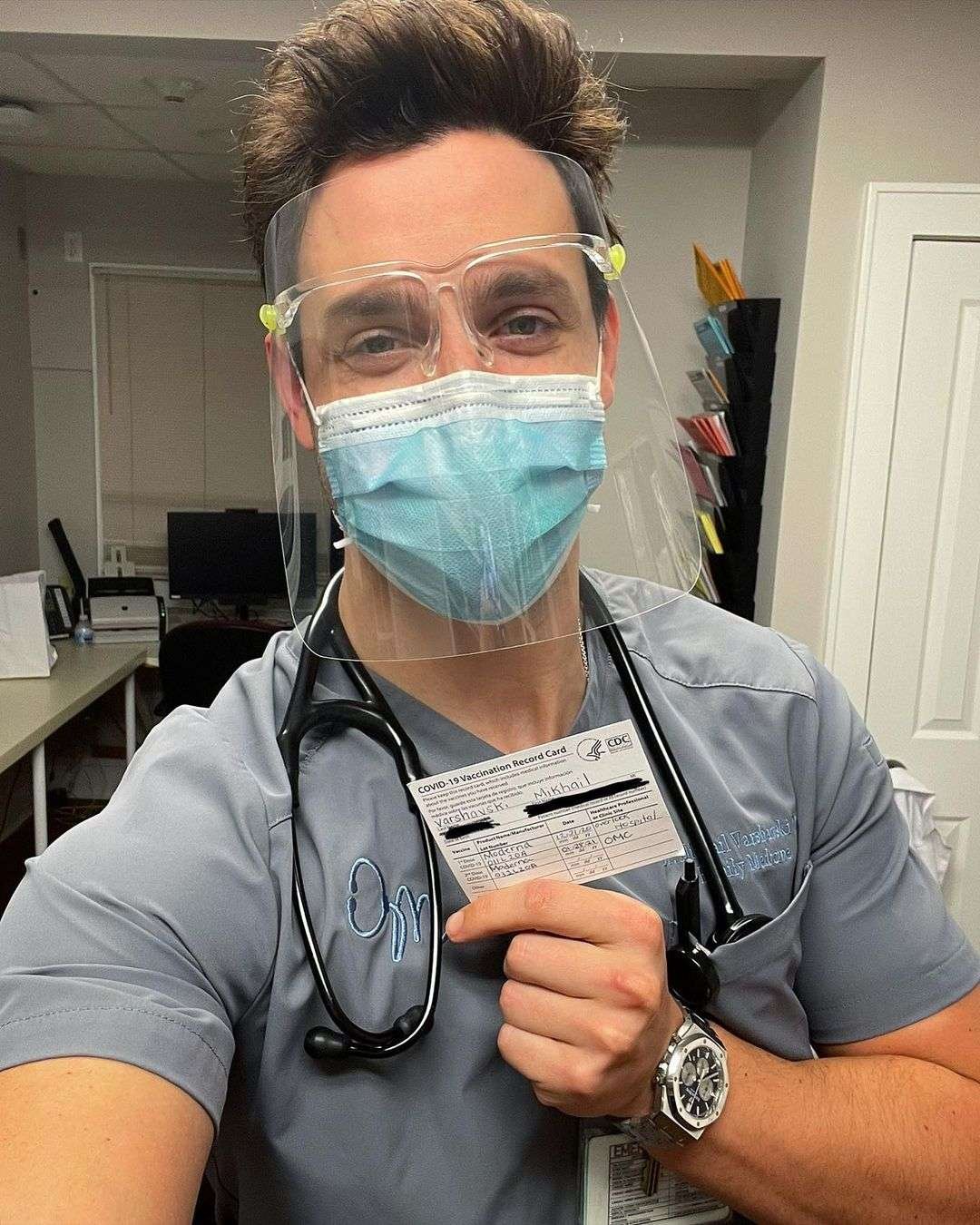 Dr. Mike Varshavski Biography, Age, Height, Weight, Social Media ...