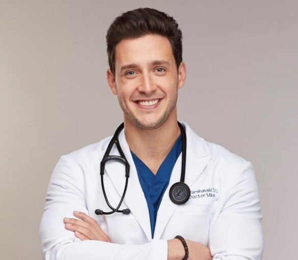 Dr. Mike Varshavski Biography, Age, Height, Weight, Social Media ...