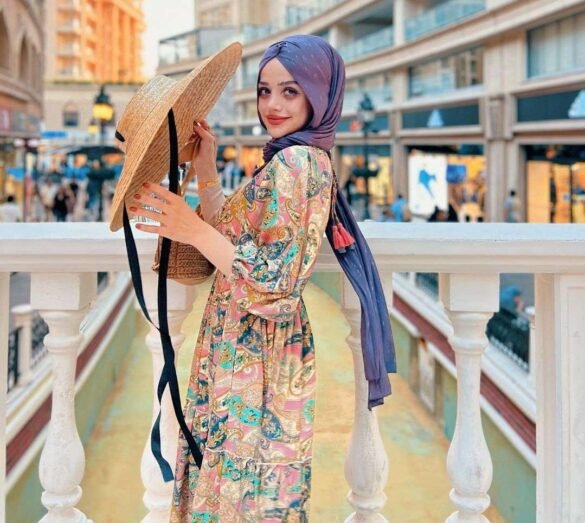 Who Is Abir El Saghir? Bio, Weight, Height, Age, Recipes, Everything ...