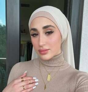 Alia Deeb Biography, Wiki, Age, Height, Weight, Boyfriend, Net Worth ...