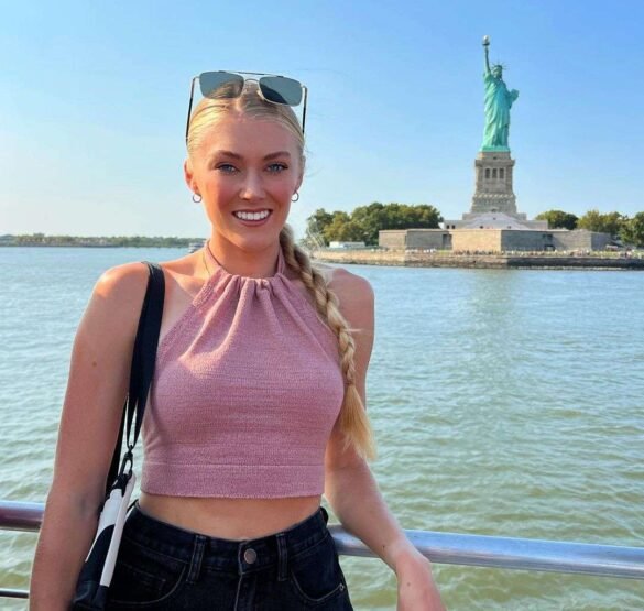 Ellie Baker, Biography, Wiki, Height, Weight, Age, Social Media, Net ...