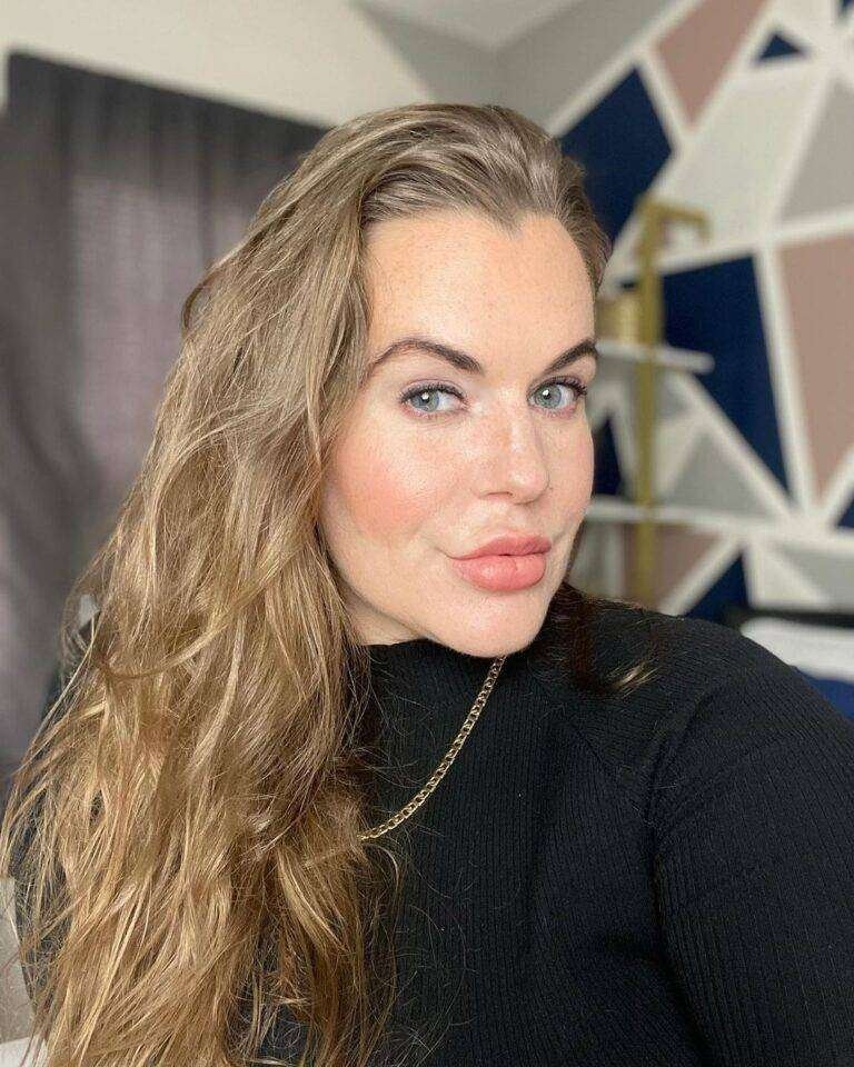 Kay Hill Biography, Wiki, Age, Family, Facts, Boyfriend, NFTs Expert ...