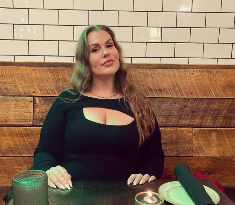 Kay Hill Biography, Wiki, Age, Family, Facts, Boyfriend, NFTs Expert ...