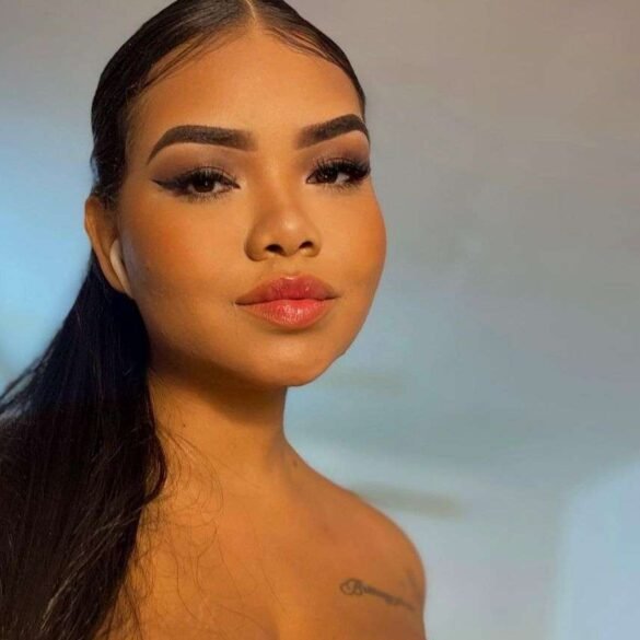 Who Is Levi Coralynn? Bio, Wiki, Age, Height, Weight, Modelling Career ...