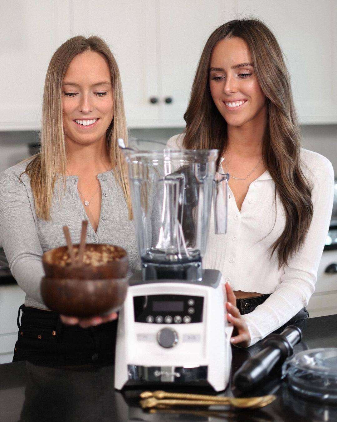 Twin Coast By Twins “Ashley Johnston And Taylor Johnston” Biography ...