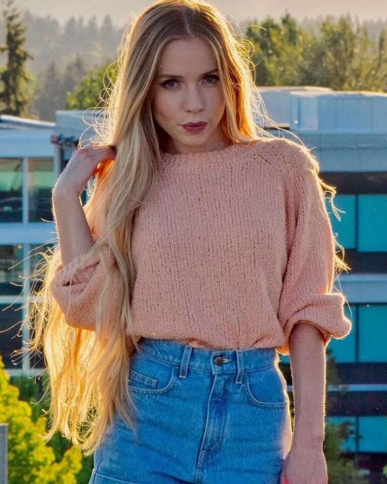Alena Karstina Biography, Age, Wiki, Net Worth, The Long Hair ...