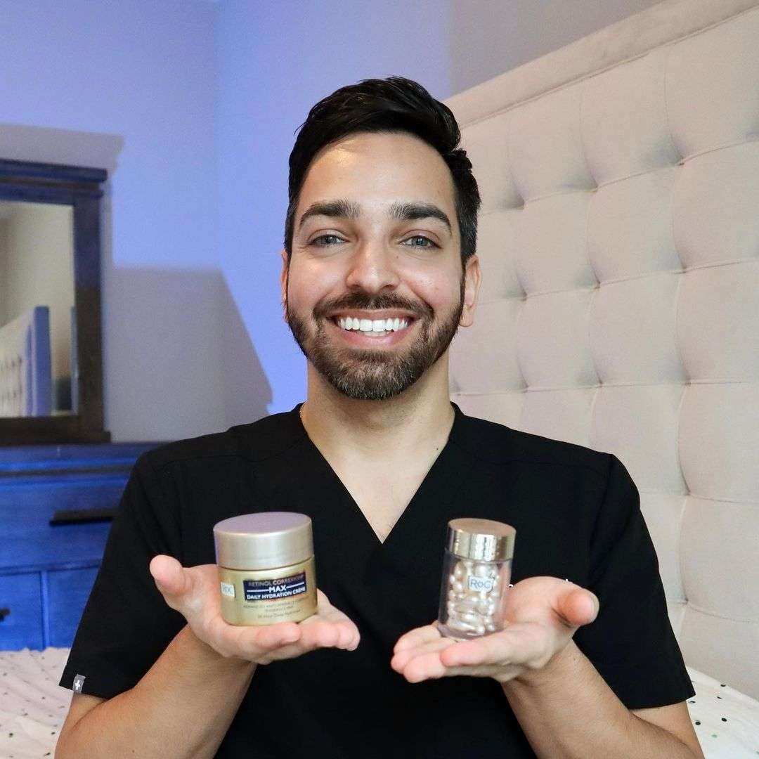 Dr. Muneeb Shah Age, Biography, Wiki, Career, Family, Wife, World's #1 Dermatologist, Famous ...