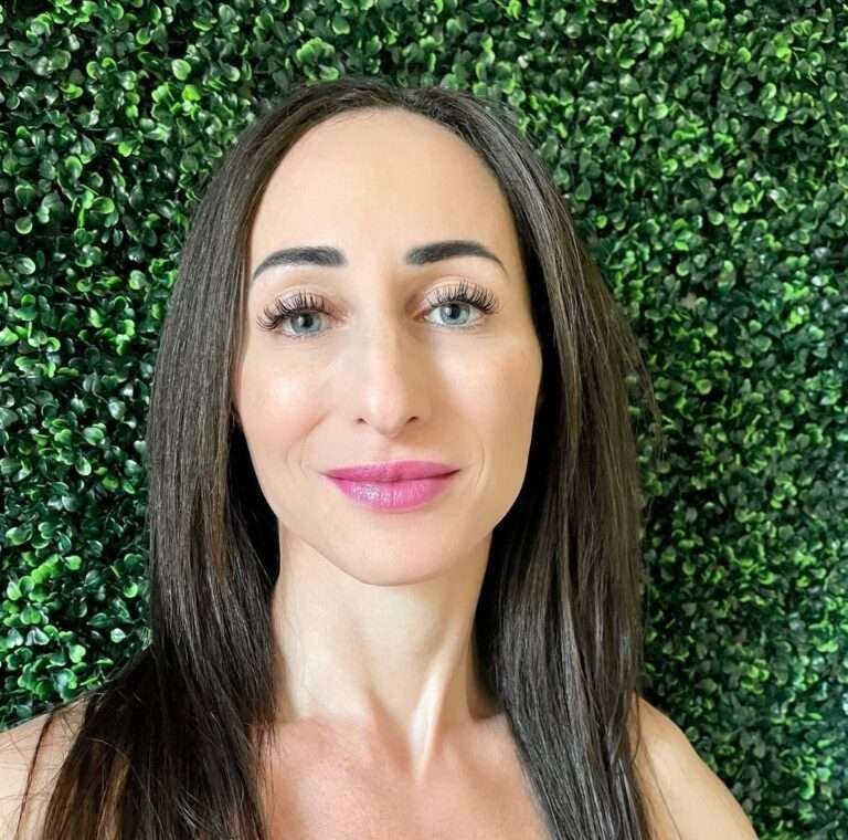 Who Is Dr. Shelly? Biography, Age, Height, American Chiropractor ...