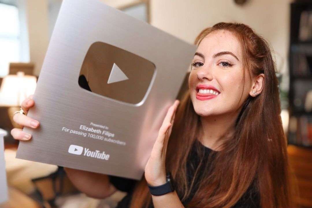 Elizabeth Filips Biography, Age, Best British YouTuber &Painter, Height ...