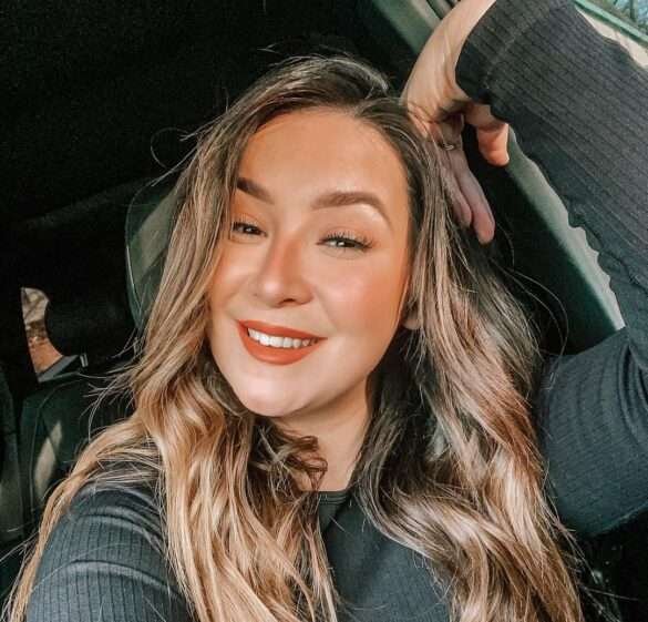 Who Is Elizabeth Salazarrr? Age, Height, Weight, Biography, Husband ...