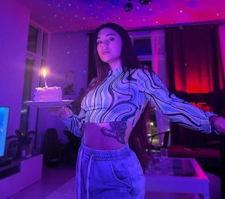 Alina (girl_on_pole) Biography, Age, Height, Husband, #1 Best Fitness ...