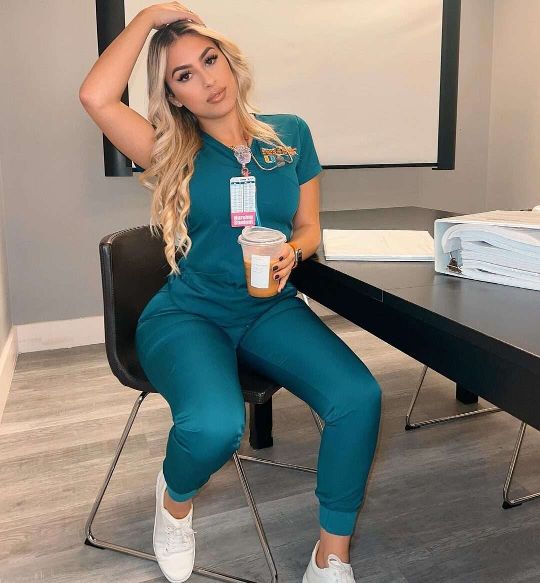 Gema Delgado Biography, Wiki, Height, Birthday, Age, Career, Clinical ...