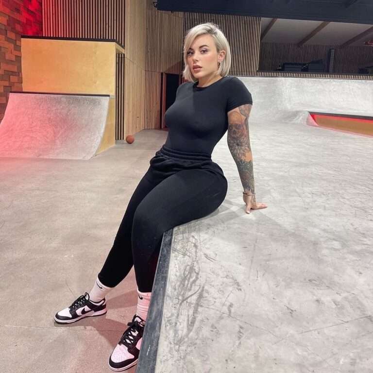 Woah Kenzy, Bio, Net Worth, Age, Interesting Facts, Family, Boyfriend, — InstaMix Global