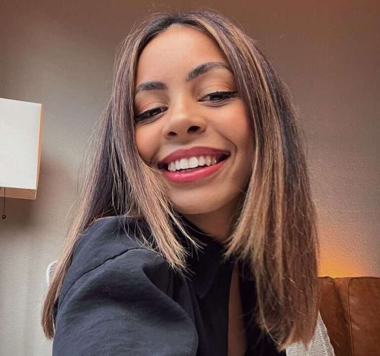 Krystal Lora Biography, #1 Best Tech &Lifestyle Blogger, Youtuber, Net ...