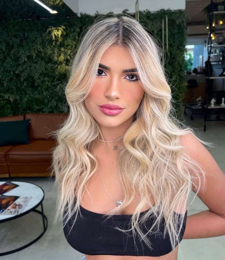 Lara Scoa Bio, Wiki, Height, Weight, Age, Family, Net Worth, — InstaMix Global