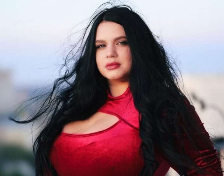 Elena Sav Bio, Wiki, Height, Age, Social Media, Family, — InstaMix Global