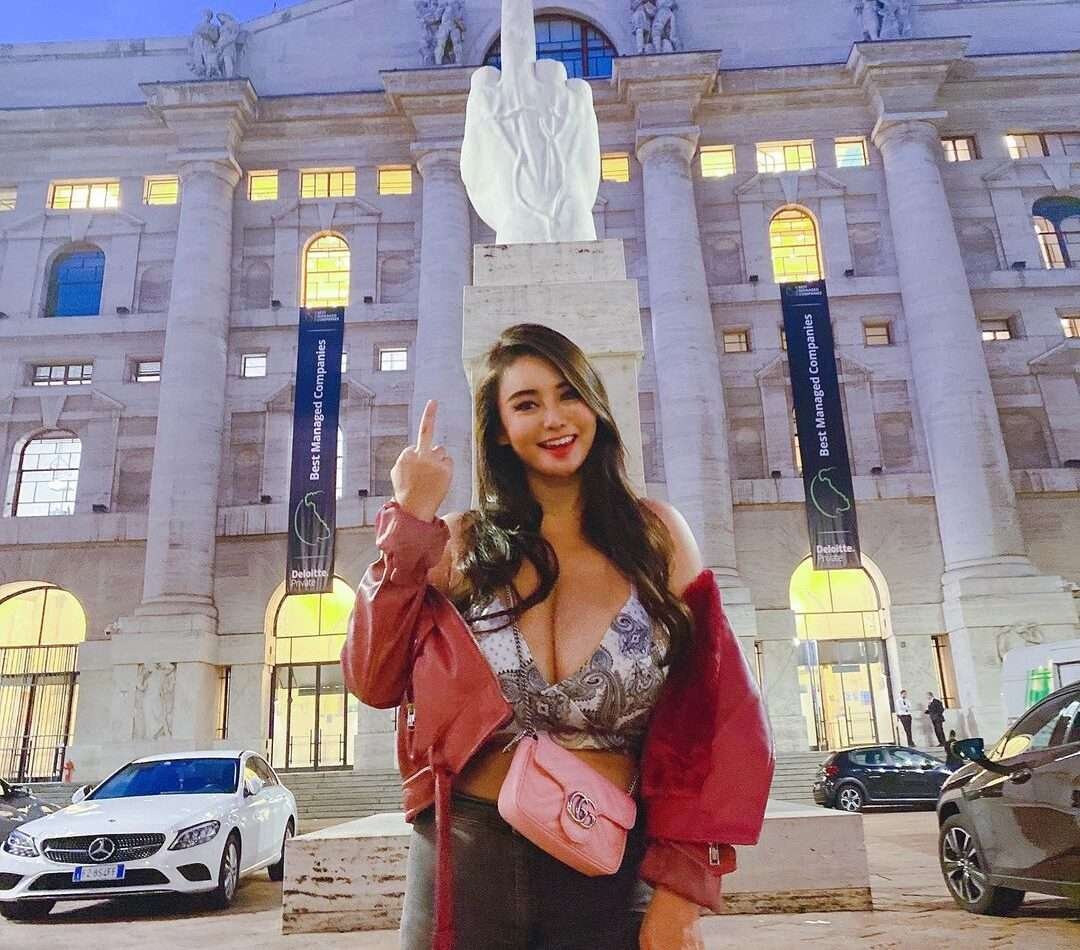 Sally Yeo Travel Blogger, Biography, Wiki, Age, Height, Weight, Husband, Family, Interesting ...