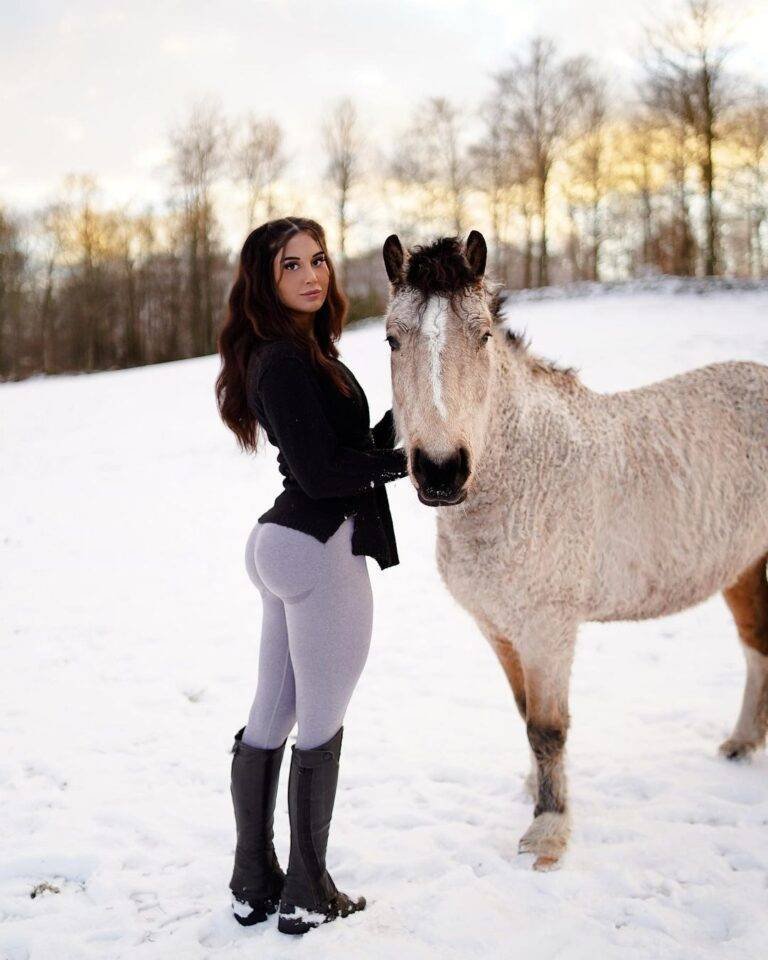 Amanda Fransson Biography, #1 Gorgeous Trainer, Model, Age, Pictures ...