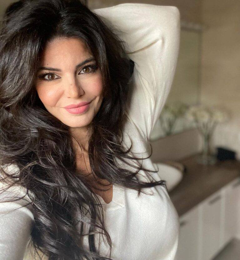 Laura Torrisi Biography, Alluring TV Personality, Model, Age, Pictures ...