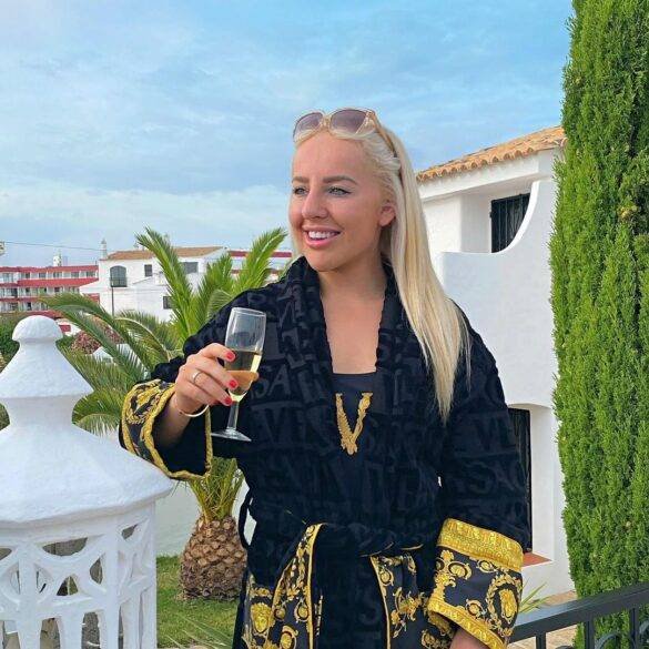 Liv Cooke Biography, # 1 Amazing Entrepreneur, Social Media Star, Age ...