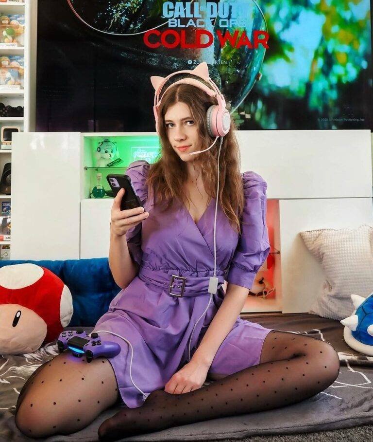 Who Is Purple Lena? Age, Bio, Gaming, Lifestyle, Career, Net Worth, Family, — InstaMix Global