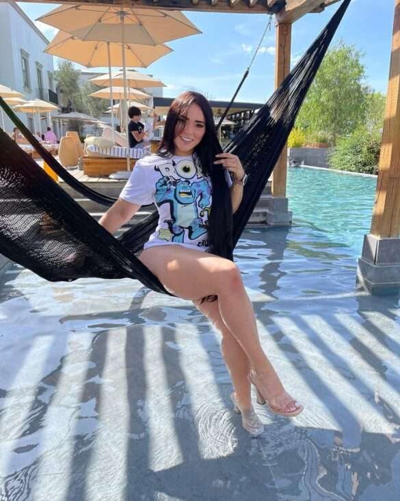 How Old Is Ashley Carolina? Bio, Onlyfans Age, Photos, Height, Family ...