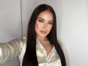 What Is The Birth Place Of Cati Angela? Biography, Stunning Model, Wiki ...