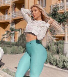 What Is The Religion Of Kr Crispy (Krista Crispy)? Biography, Stunning ...