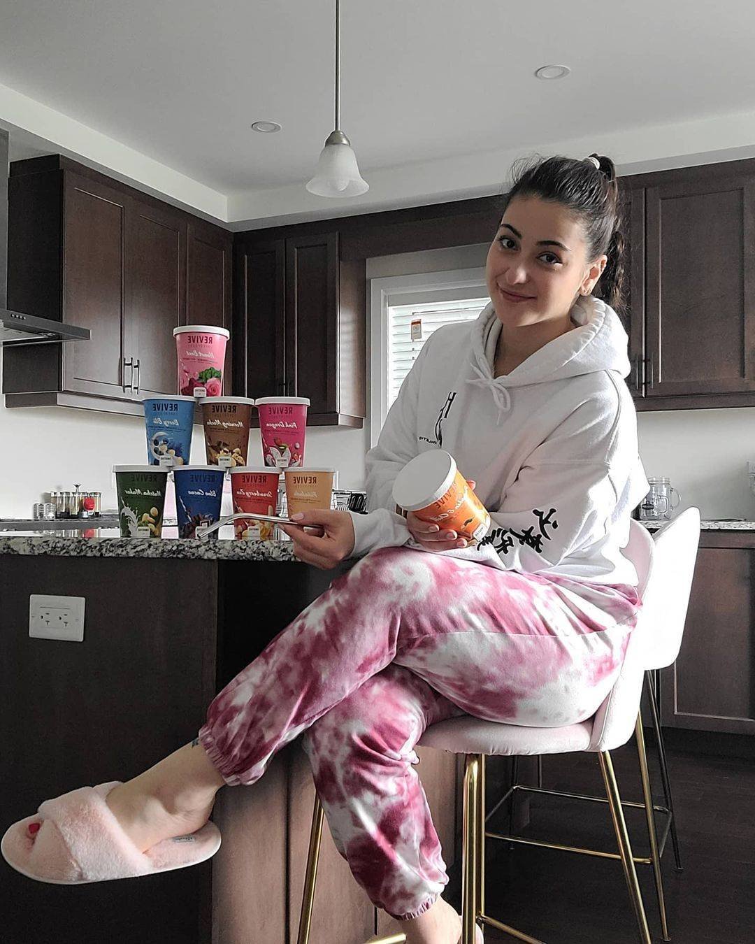 Silvana Kicks Biography, Model, Age, Pictures, Weight, Instagram ...