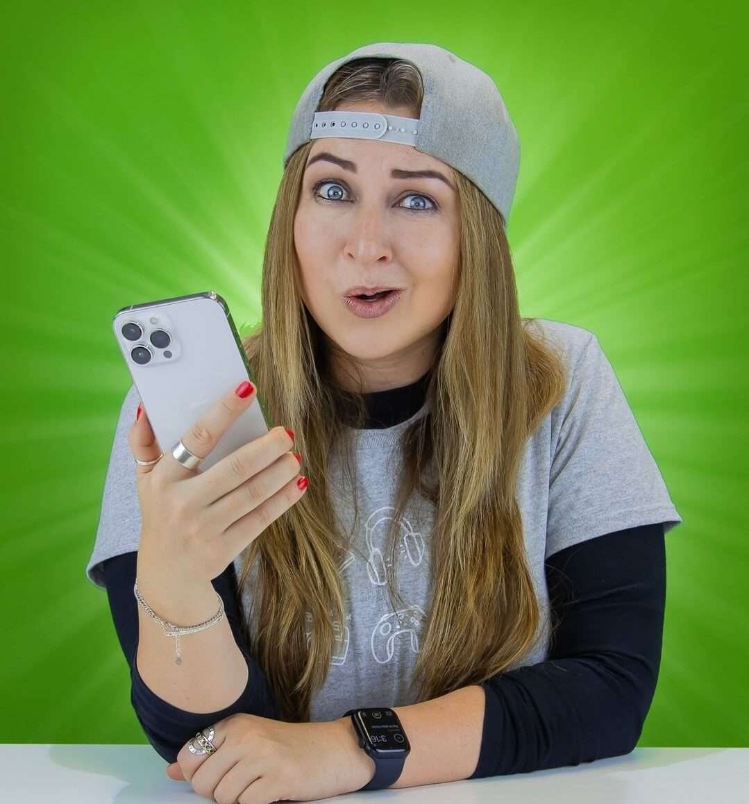 What Is Hayleigh Chamberlain's Nationality? Bio, Wiki, Age, Family ...