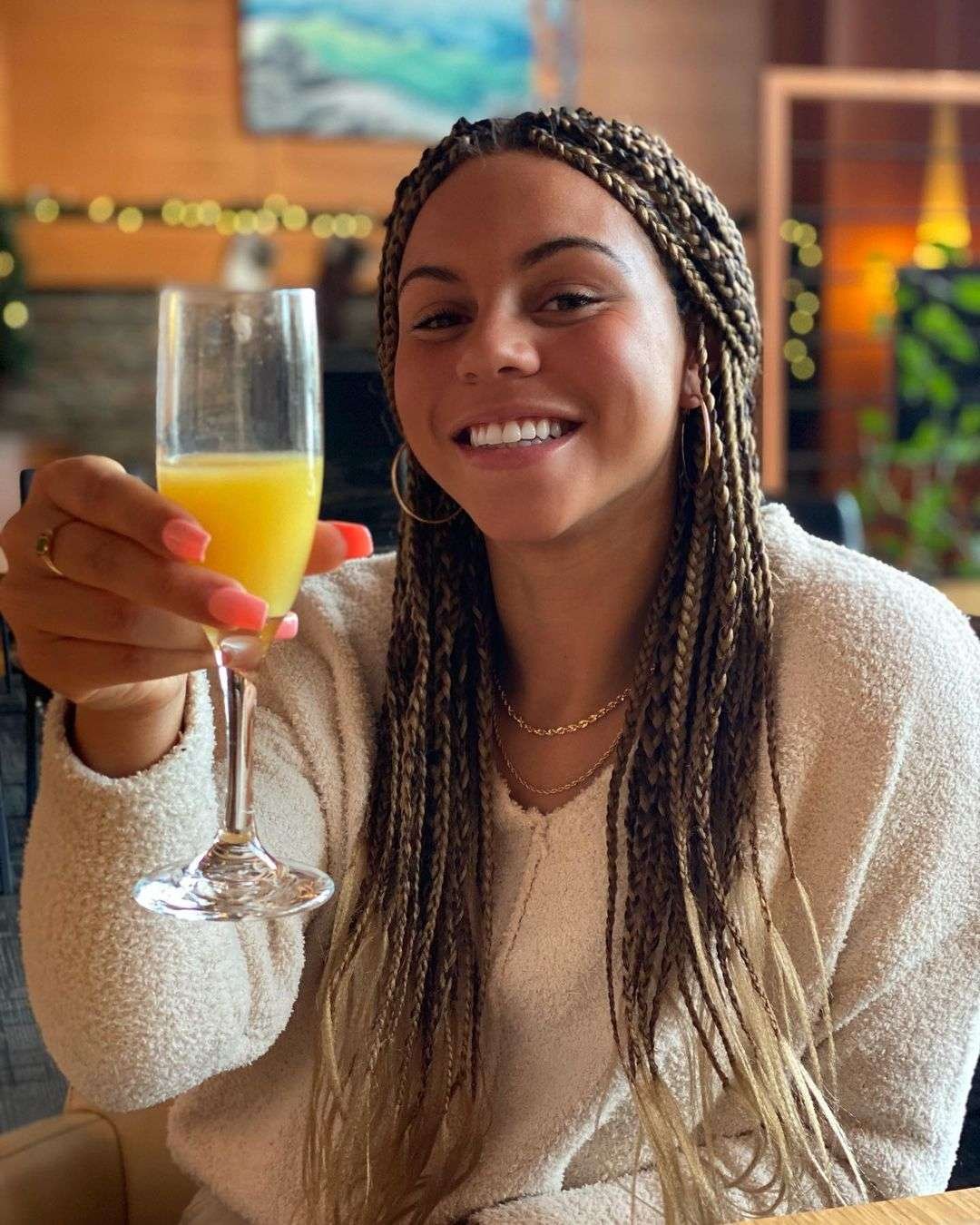 How Old Is The Swimmer Jade Hannah? Biography, Age, Height, Weight ...