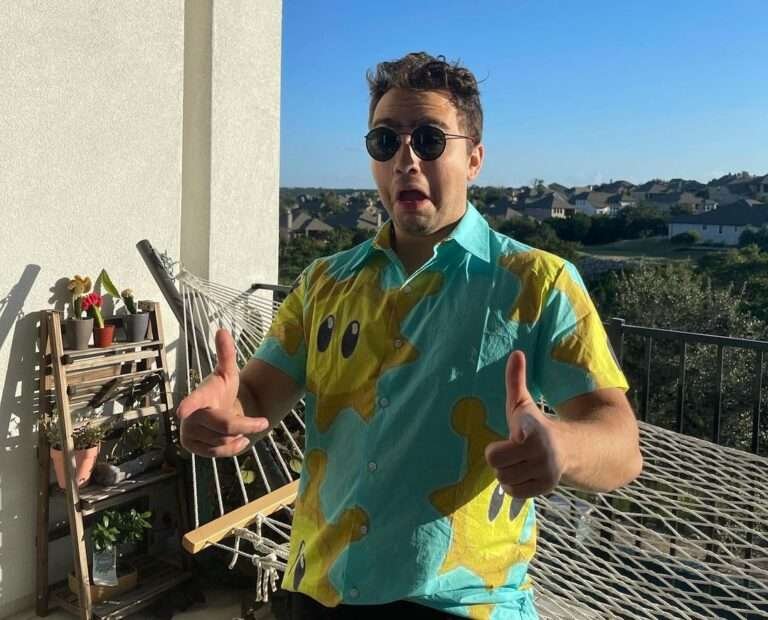 How Tall Is Mizkif? Biography, Age, Wiki, Birthplace, Relationships ...