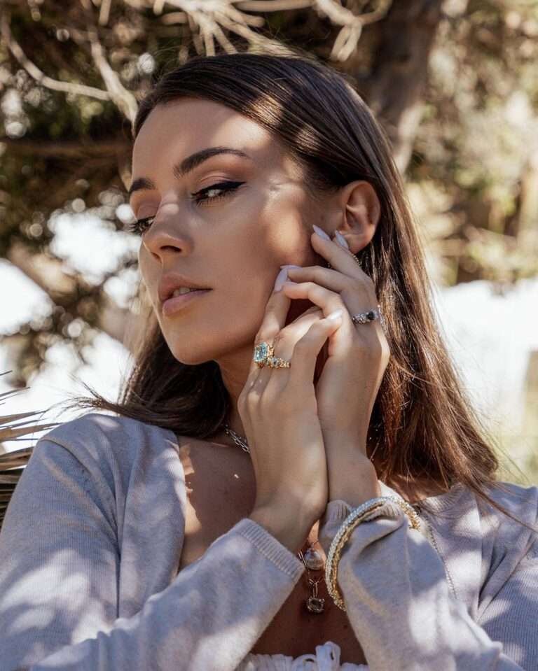 How Tall Is Anna Zapala? Age, Biography, Youtuber, Influencer, Height ...