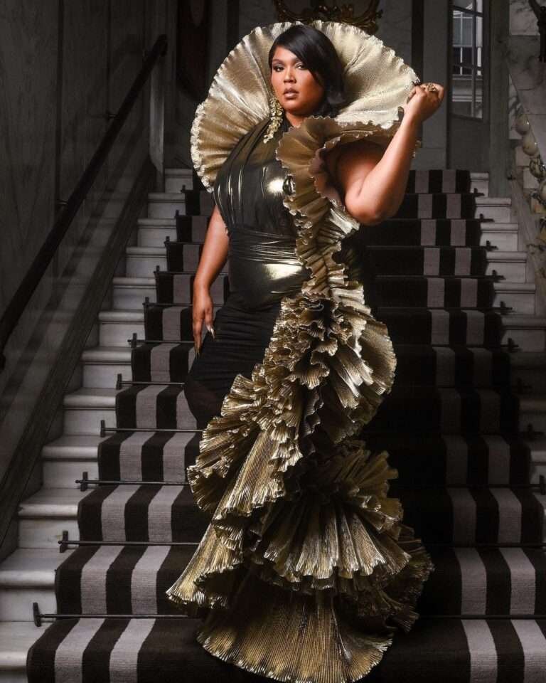 How Tall Is Lizzo? Height, Wiki, Biography, Glamourous Singer ...