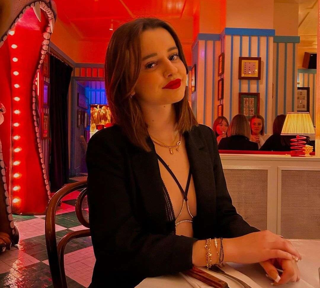 Who Is Margot Clq? Biography, Weight, Height, Birthday, Social Media ...