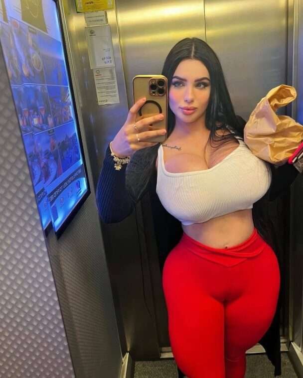 How Tall Is Adriana Alencar? Bio, Cosplayer, Age, Body Measurement, Net Worth, — InstaMix Global