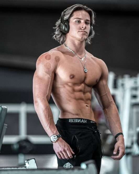 How Tall Is Alex Eubank? Height, Girlfriend, Workout, Wiki, Family, Net ...