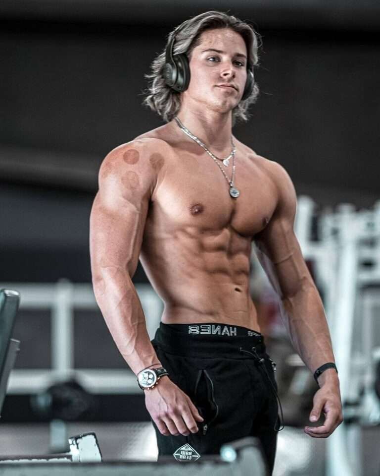 How Tall Is Alex Eubank? Height, Girlfriend, Workout, Wiki, Family, Net ...