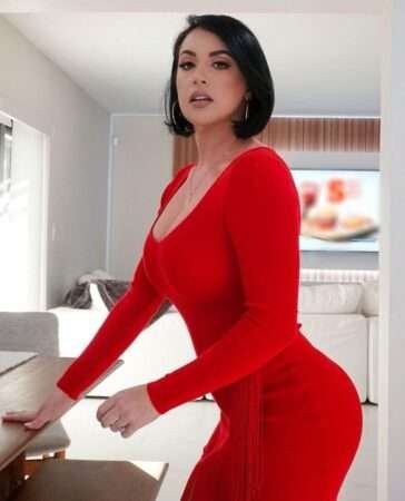 Who Is Imaray Ulloa? Bio, Wiki, Age, Height, Family, Net Worth ...