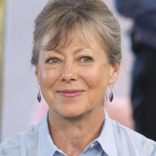 How Old Is Jenny Agutter? Bio, Age, Height, Father, Family, Wiki ...